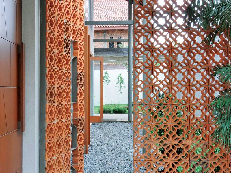 4 Jenis Rooster Untuk Perindah Fasad