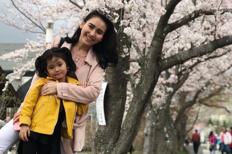 Tabiat Asli Orangtunya Dibongkar, Ayu Ting Ting Akhirnya Sebut Adit ... Tabiat Asli Orangtunya Dibongkar, Ayu Ting Ting Akhirnya Sebut Adit ...
