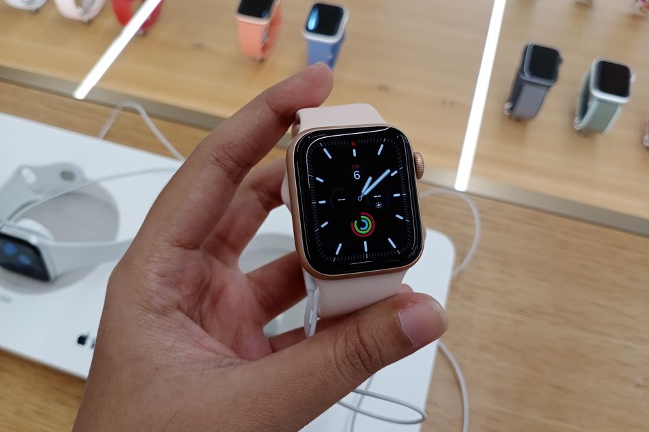 Case Apple Watch Series 5 Black Ceramic Beredar, Tampilannya Mewah!