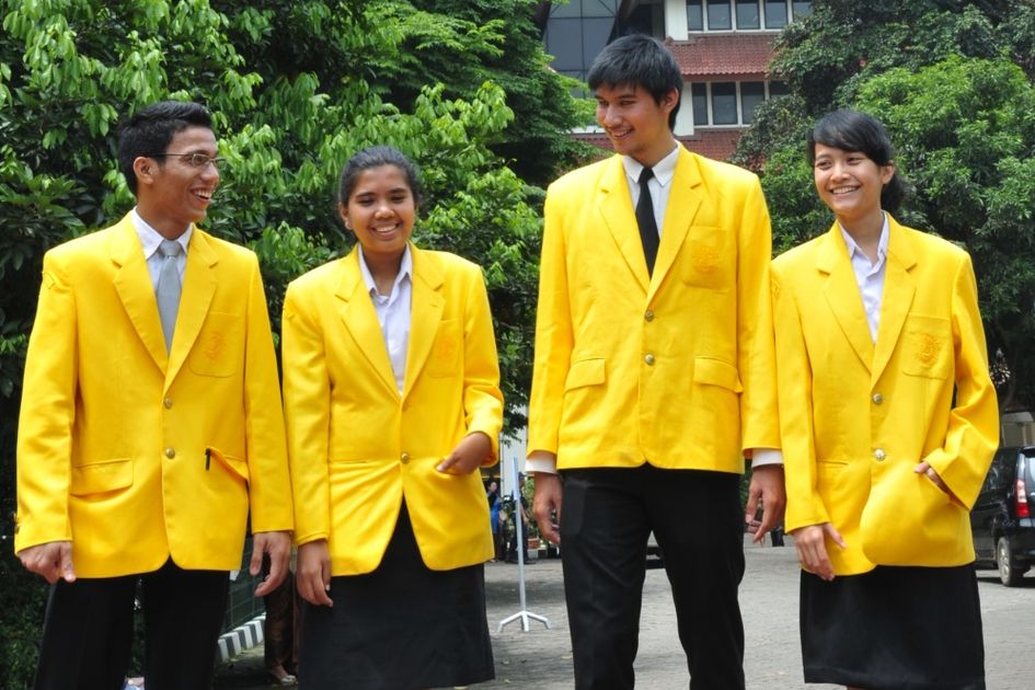 Inilah Arti di Balik Warna-Warna Jas Almamater Kampus di Indonesia
