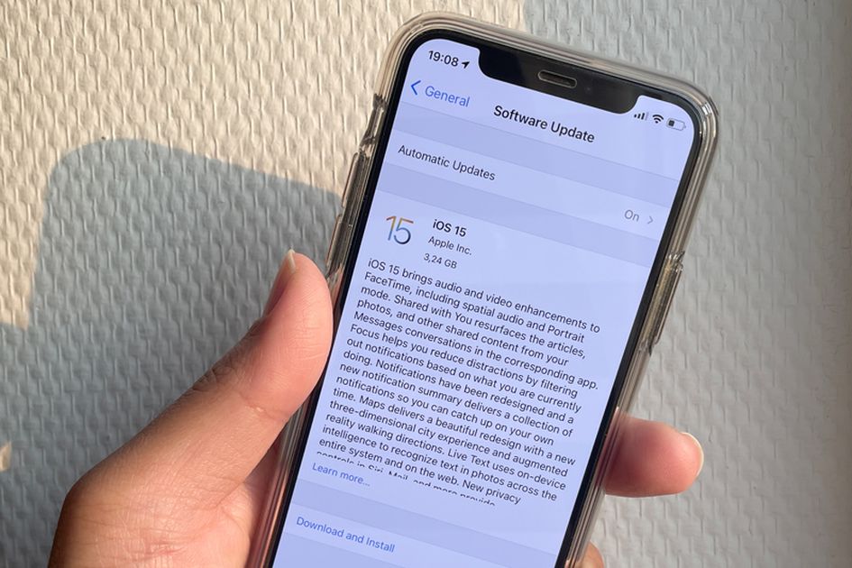 Bug iOS 15 Bikin Foto Otomatis Terhapus, Begini Cara Mengatasinya!