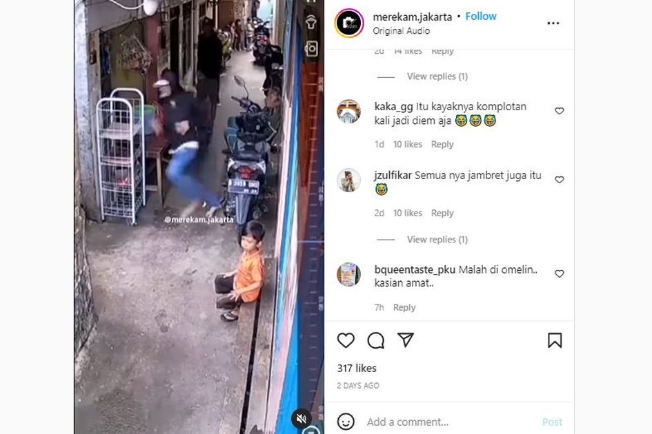 Jambret Bebas Lari di Gang, Viral Rekaman Video Detik-detik Seorang Wanita Jadi Korban Kejahatan ...