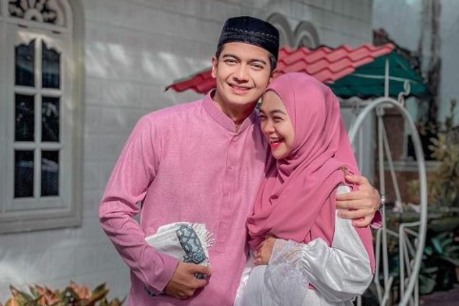Terbaring di Rumah Sakit, Ria Ricis Melahirkan Hari Ini? Teuku Ryan ... Terbaring di Rumah Sakit, Ria Ricis Melahirkan Hari Ini? Teuku Ryan ...