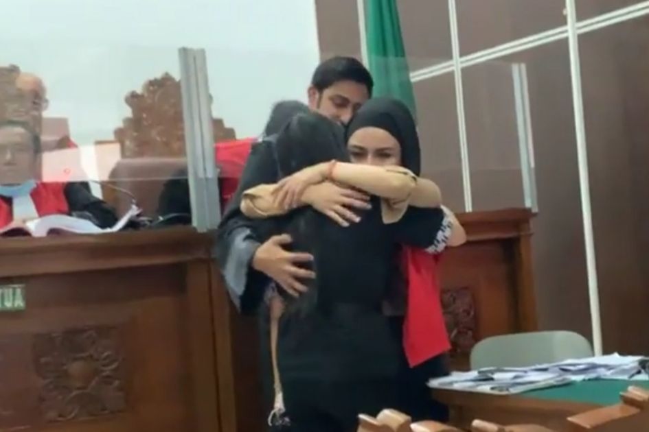 Berita Medina Zein Terbaru Hari Ini - Grid.ID