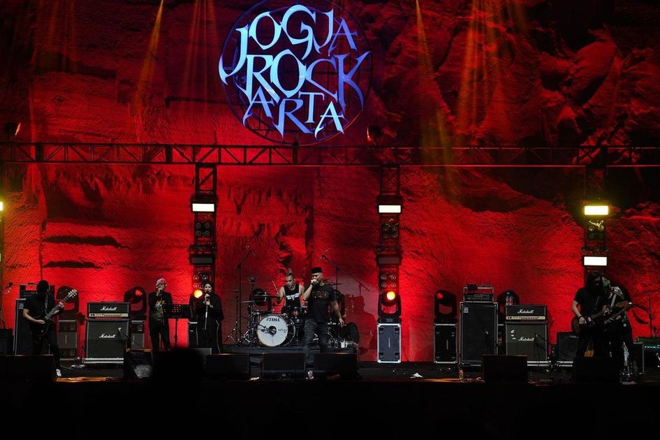 Pertama Kali Ahmad Band Tampil di JogjaROCKarta 2022, Ahmad Dhani ...