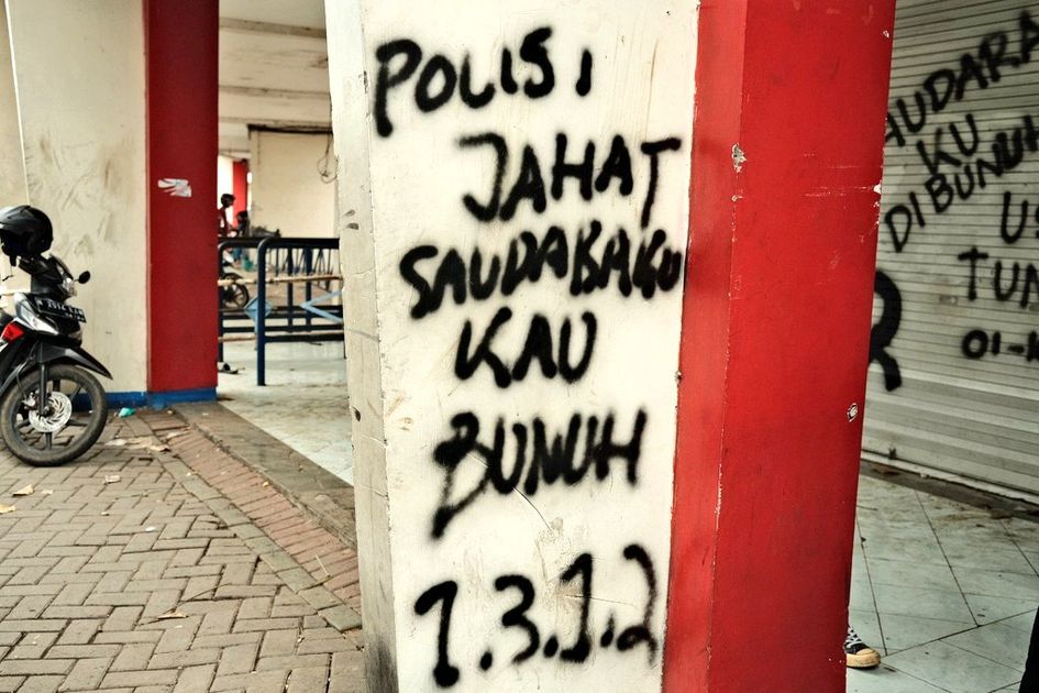 Usai Insiden Stadion Kanjuruhan Netizen Ramai Tulis Simbol 1312 di ...