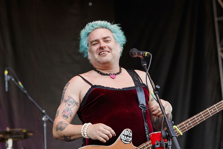 Ngeband Bareng Selama 40 Tahun, Ini Alasan Fat Mike Bubar Bareng NOFX ...