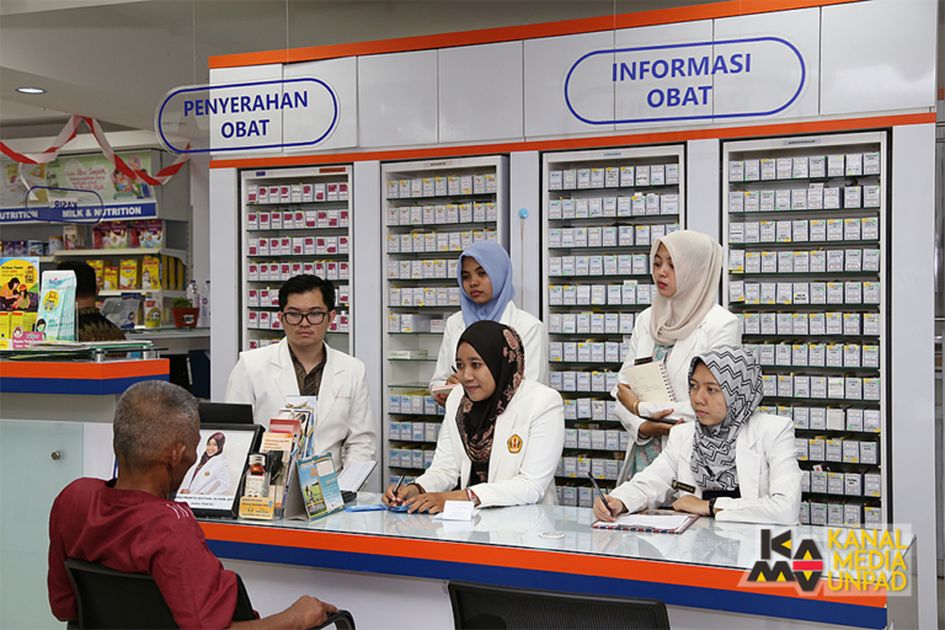 Guru Besar Farmasi Unpad: Apoteker Berperan Penting Mengedukasi Obat di ...