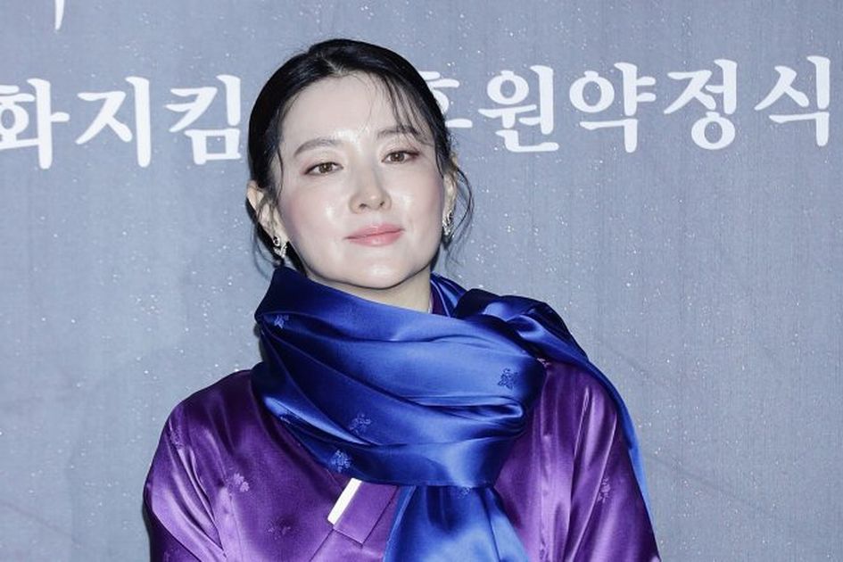 Bintang 'Lady Vengeance' Lee Young-ae Bantu Kirim Tubuh Korban Itaewon ...