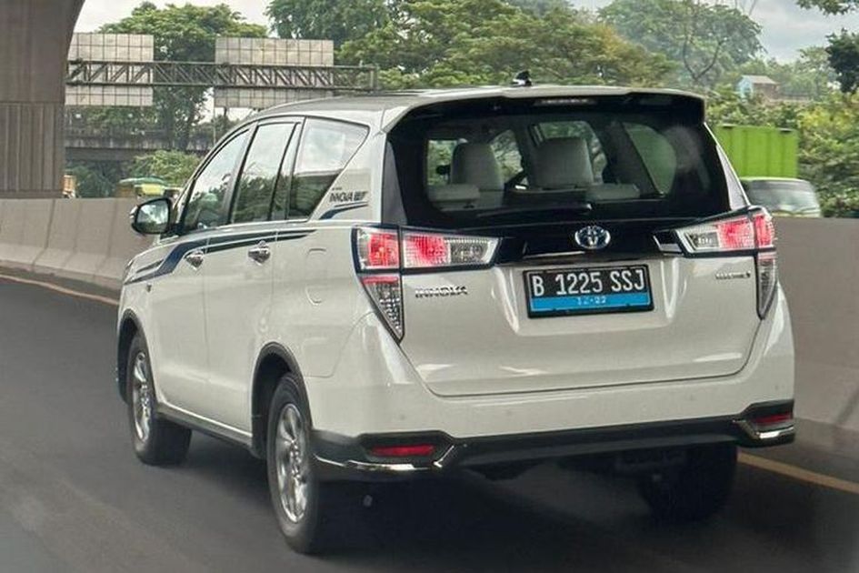 Mobil Listrik Innova EV Terlihat di Jalan, Ini Klarifikasi Toyota