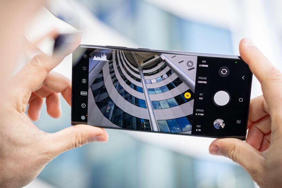 Galaxy S23 Ultra Dilaporkan Alami Bug pada OIS, Tetap Raja Videografi?