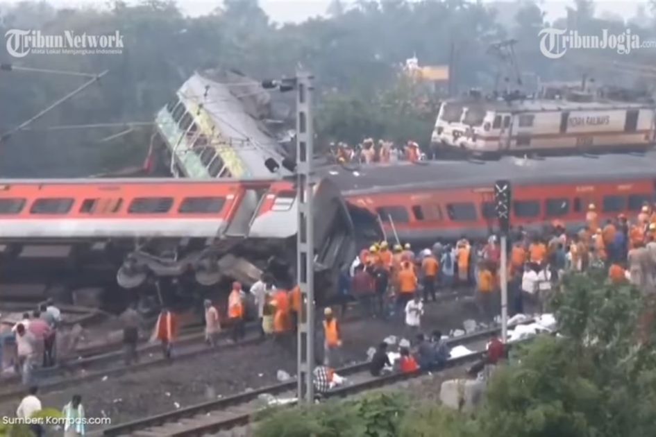 Berita Tabrakan Kereta Api Terbaru Hari Ini - Grid.ID
