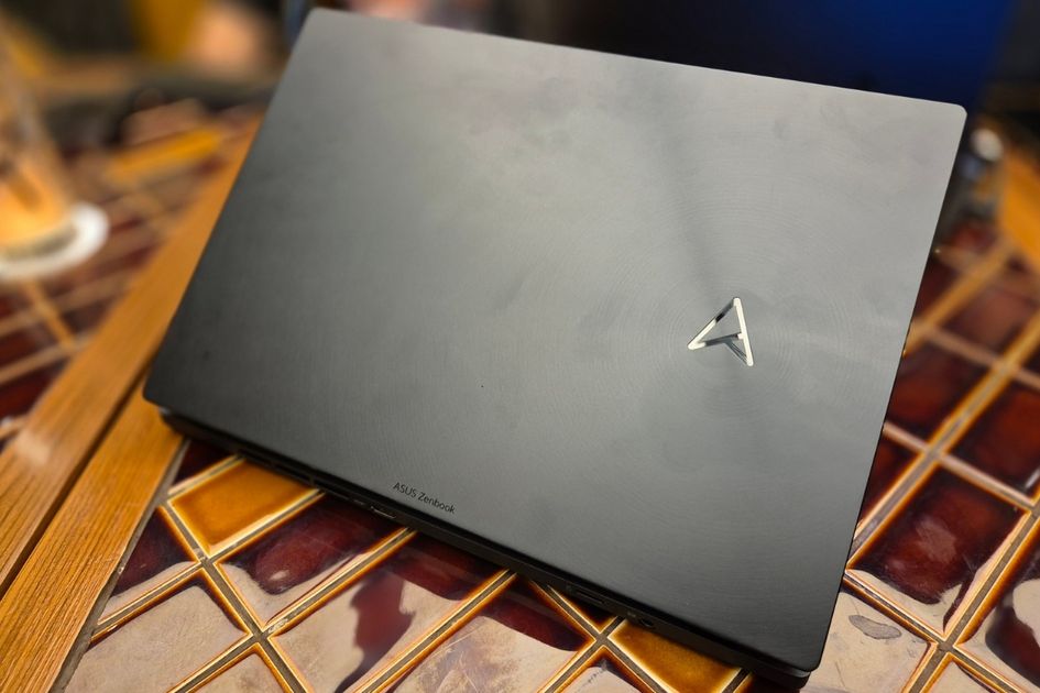 Hands on Laptop 2 Layar, ASUS ZenBook Pro 14 Duo OLED (UX8402)