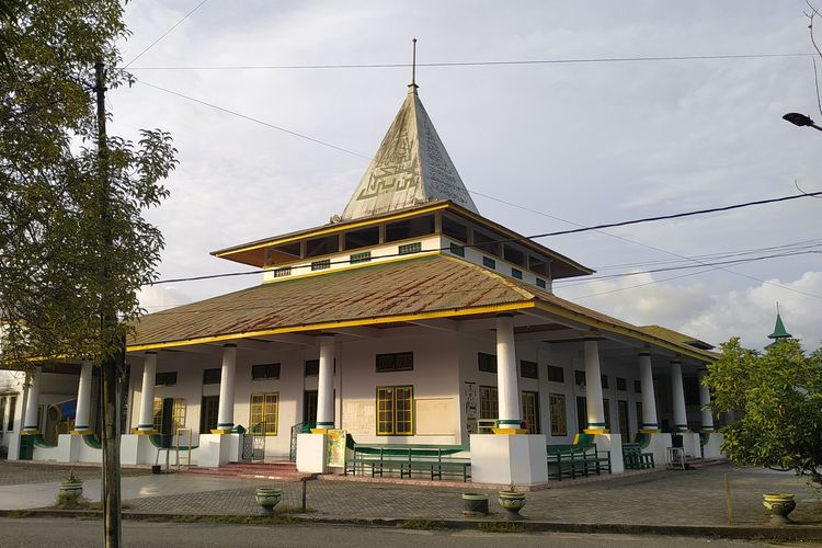 Kesultanan Ternate, Kerajaan Islam Tertua di Nusantara yang Masih ...