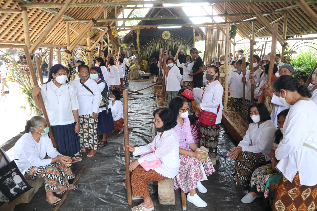 Contoh Bahasa dan Tradisi Sunda, yang Tidak Cuma Bandung Saja