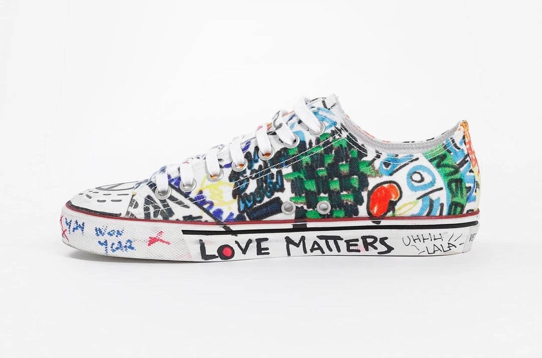 Keren! Vetements Luncurkan Koleksi Sepatu Desain Coretan Graffiti