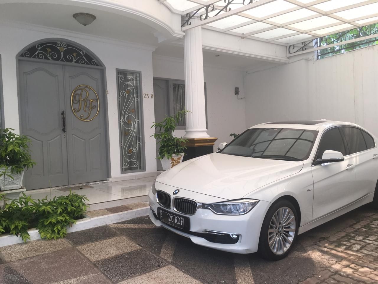 Dulu Terkenal karena Rumahnya yang Berlapis Emas, Sekarang Artis Ini ...