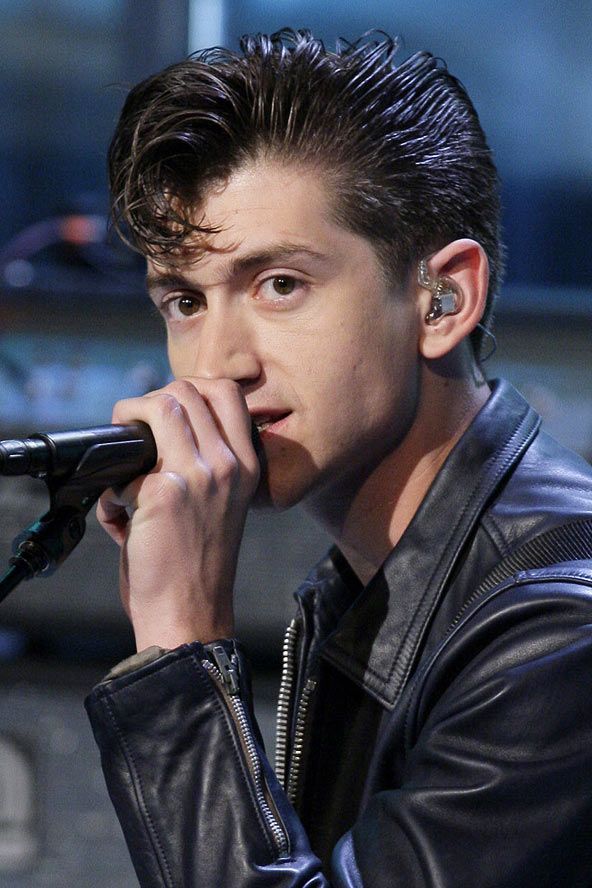 Cara Menata Gaya Rambut Rockabilly Quiff Kayak Alex Turner