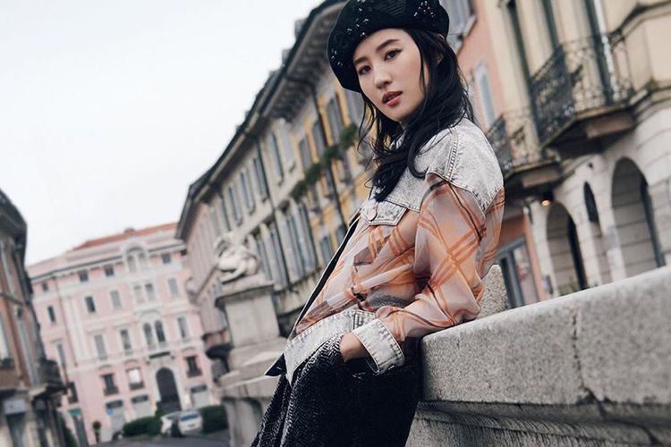 Ternyata Model, Ini 10 Koleksi Foto Cantik Liu Yifei, Pemeran Mulan ...