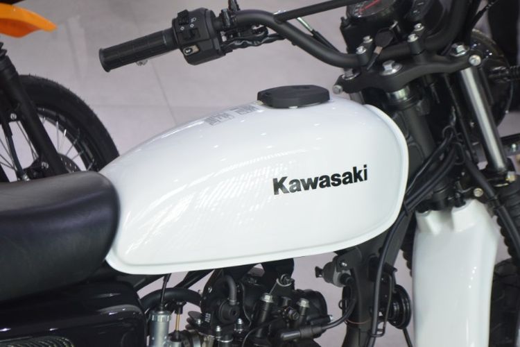 Resmi Meluncur di Indonesia, Inilah Spesifikasi Kawasaki W175 TR ...