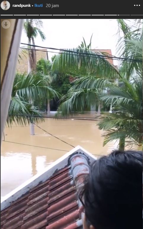 Randy Pangalila Poop