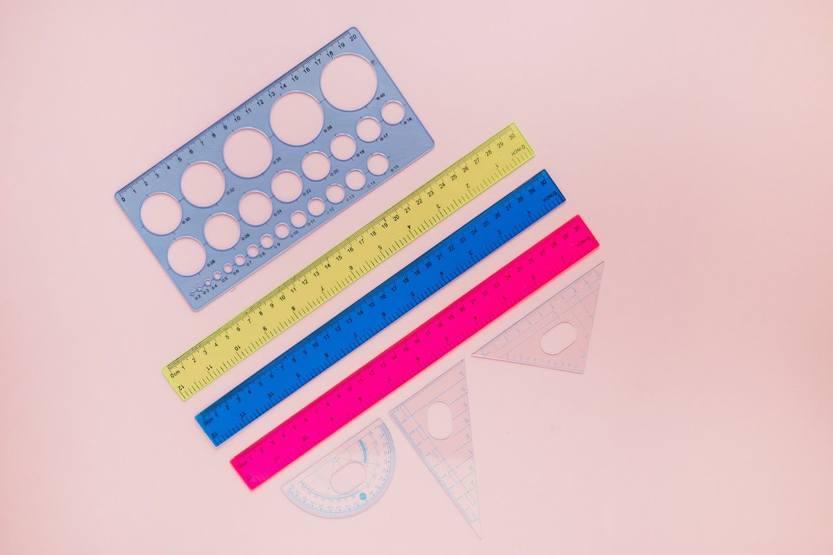 Rahasia Kenapa Kertas Bisa Menempel di Penggaris Plastik yang Digosok ... Rahasia Kenapa Kertas Bisa Menempel di Penggaris Plastik yang Digosok ...