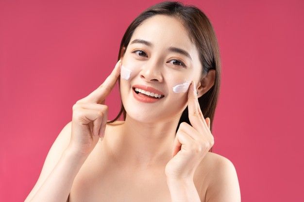 Selain Mencegah Tanda Penuaan Ini 4 Manfaat Krim Malam Untuk Kulit