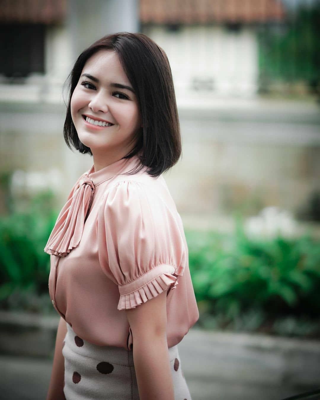 5 Pesona Seleb Berdarah Manado yang Bikin Jatuh Hati, Cantik Maksimal! - Halaman 2 - Sonora.id