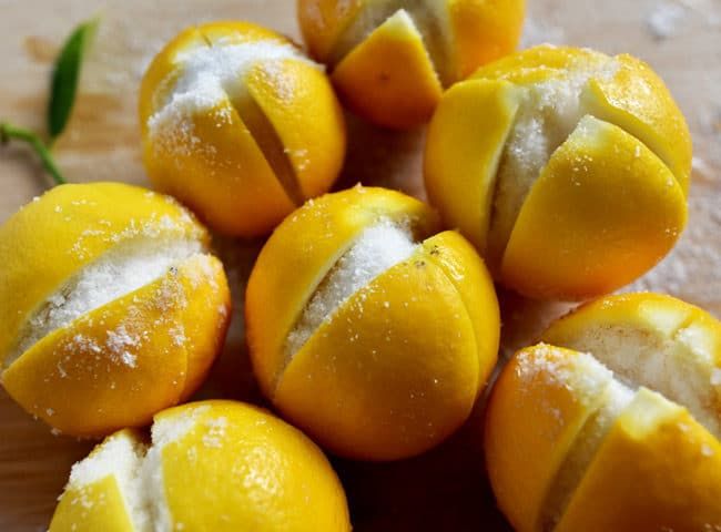 Nyesel Jika Tidak Mencoba! Coba Potong Lemon Jadi 4 Bagian, Isi dengan ...