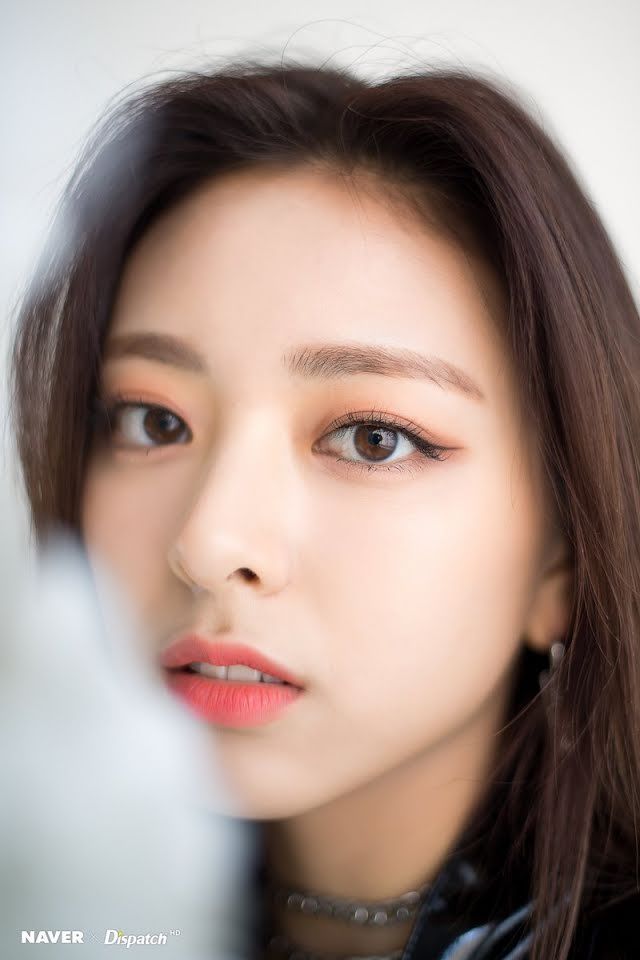 15 Potret Cantik Yuna ITZY yang Visualnya Tampak Seperti Manekin Hidup ...