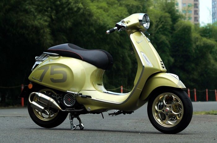 NEW 2021 Vespa Primavera 75th Anniversary Edition Review | atelier-yuwa ...