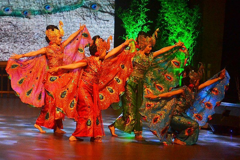 Mengenal Tari Merak Mulai Dari Sejarah Properti Dan Makna Gerakannya ...