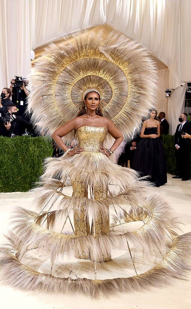 10 Penampilan Kostum Terunik dan Aneh di Acara Met Gala 2021, Ada Dress ...