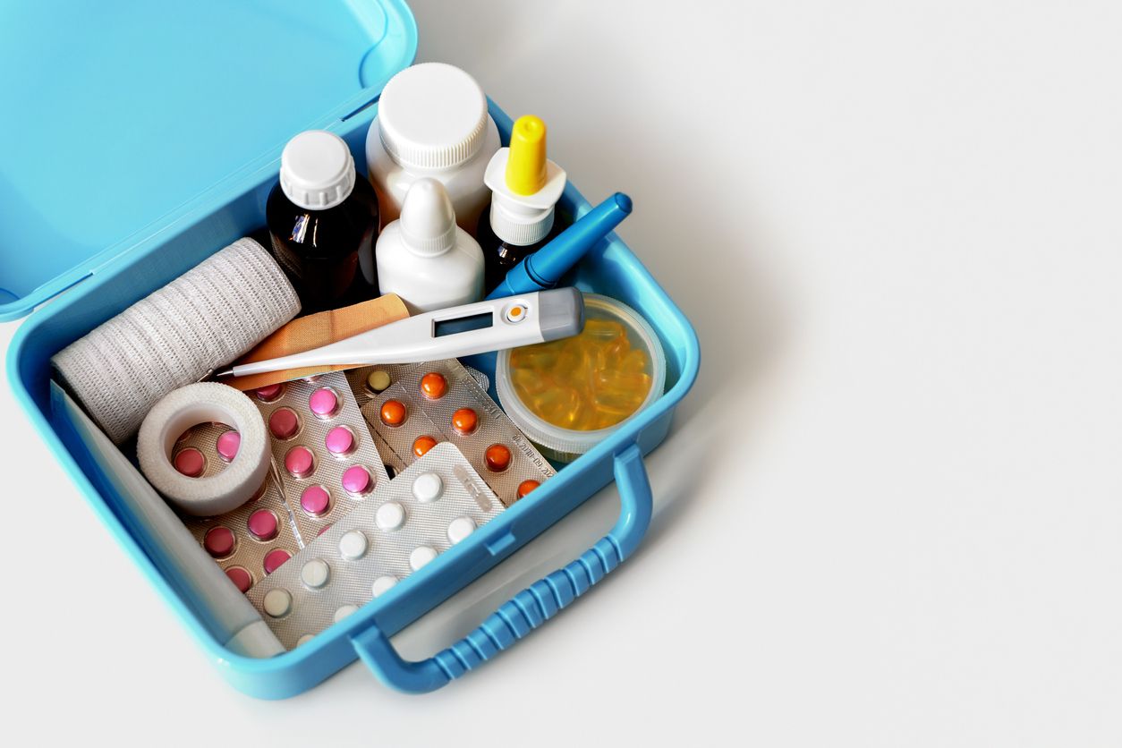 Tak Hanya Meracik Obat, Ini Tugas Apoteker di Dunia Kesehatan - Parapuan