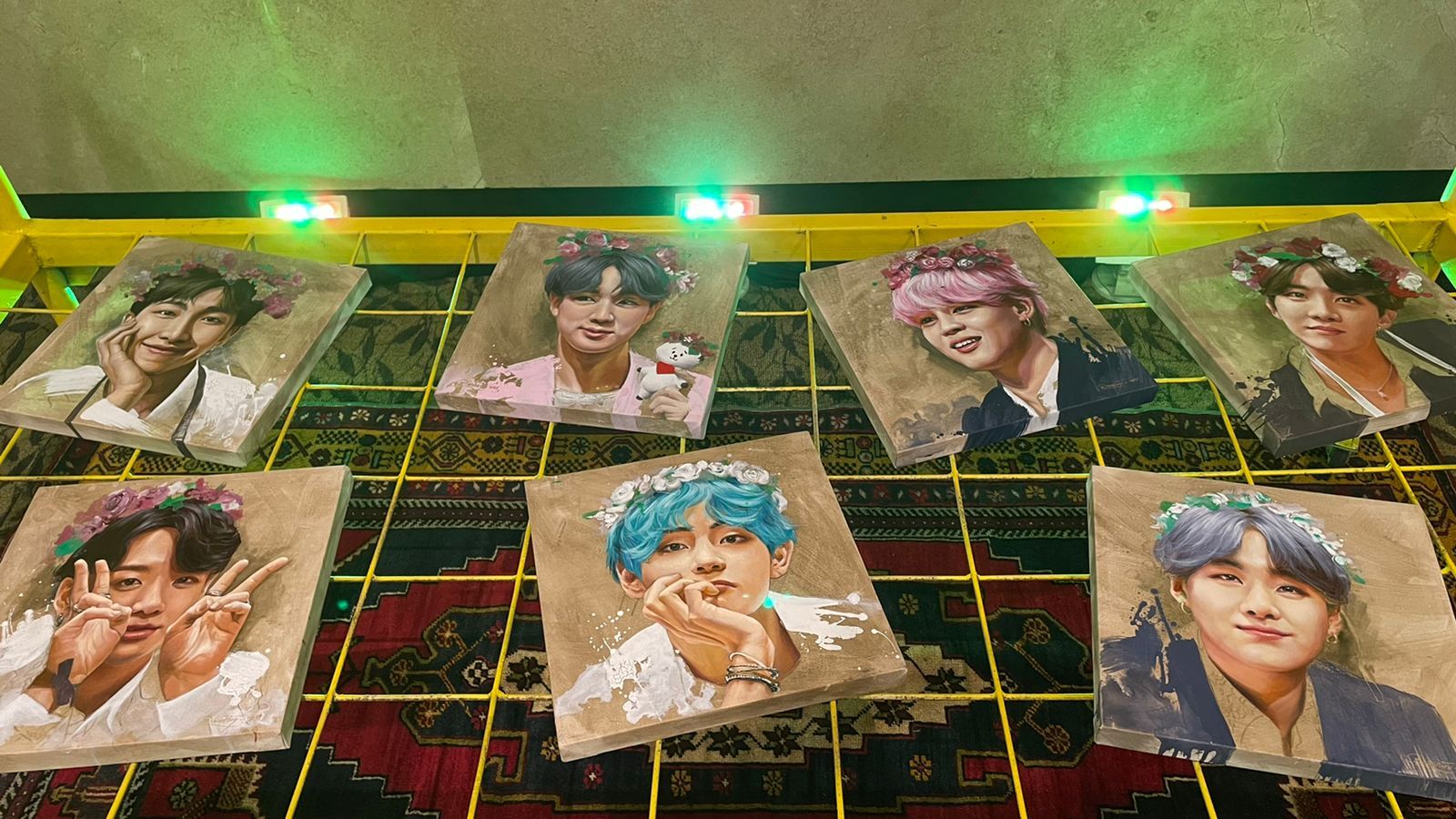 Komunitas Senyum Army Gelar Pameran Seni BTS Bertajuk RUMAH - Parapuan