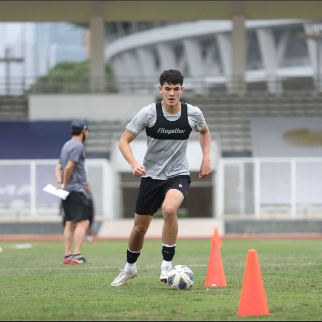 Cetak Gol Perdana, 10 Potret Elkan Baggott Bek Tampan Timnas Indonesia ...