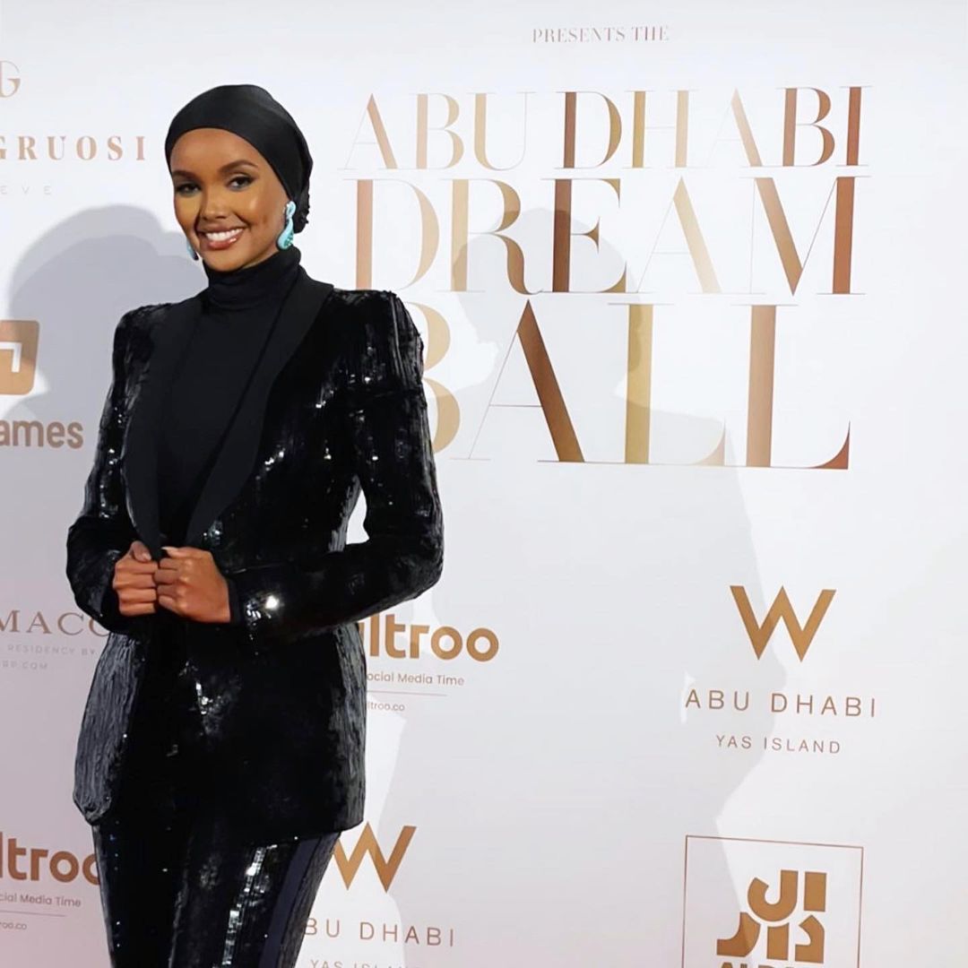 10 Potret Manis Halima Aden, Wanita Berhijab yang Dinobatkan Tercantik ...