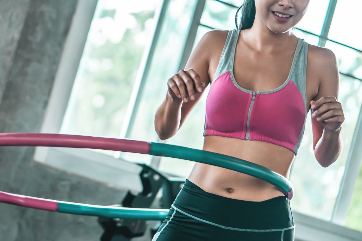 Bantu Turunkan Berat Badan Dan 4 Manfaat Lain Bermain Hula Hoop Parapuan