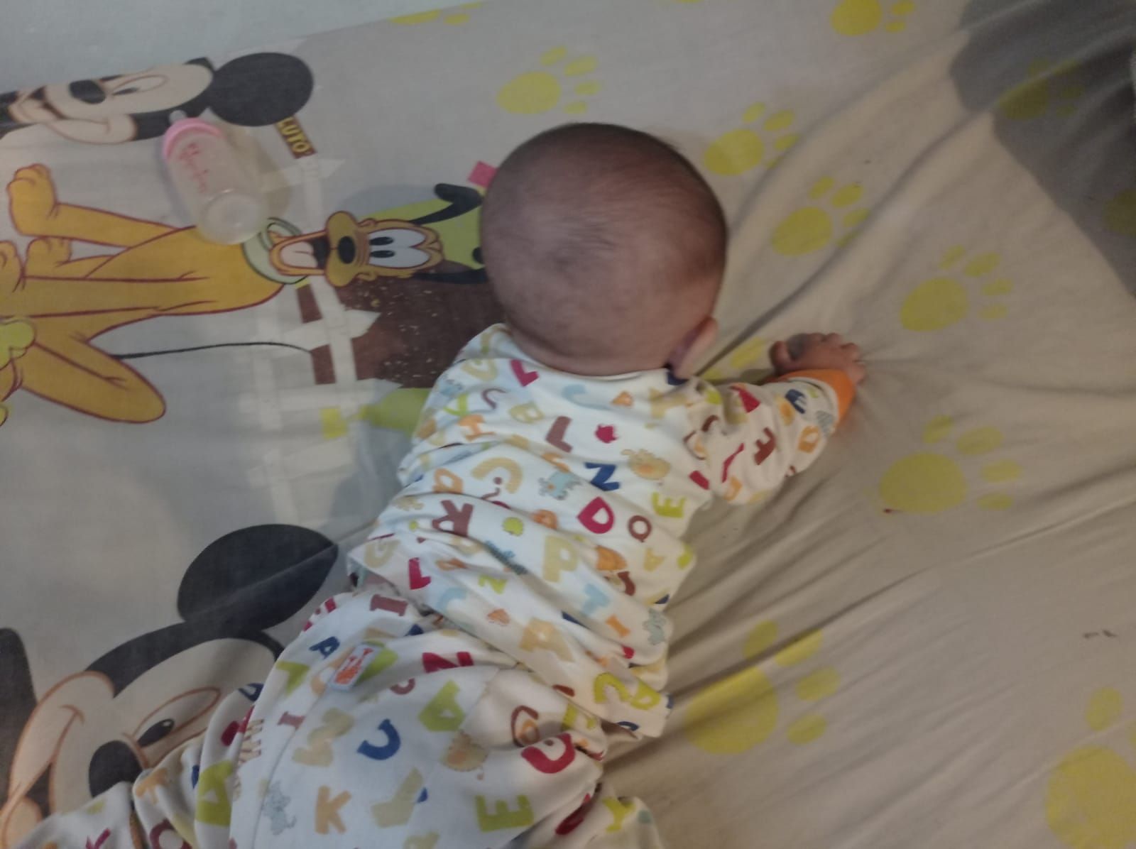 Perkembangan Bayi 2 Bulan, Bolehkah Si Kecil Tummy Time? Ketahui ...