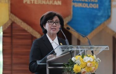 Terpilih Jadi Rektor UGM Periode 2022 - 2027, Inilah Profil Ova Emilia ...
