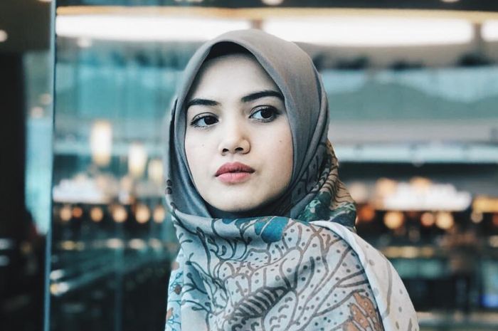 9 Artis yang Berprofesi sebagai Dosen, Ada Reza Rahadian Hingga Prilly ...