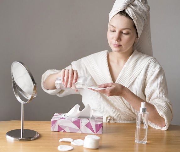 Double Cleansing Untuk Kulit Berminyak Dan Berjerawat Ini Pentingnya
