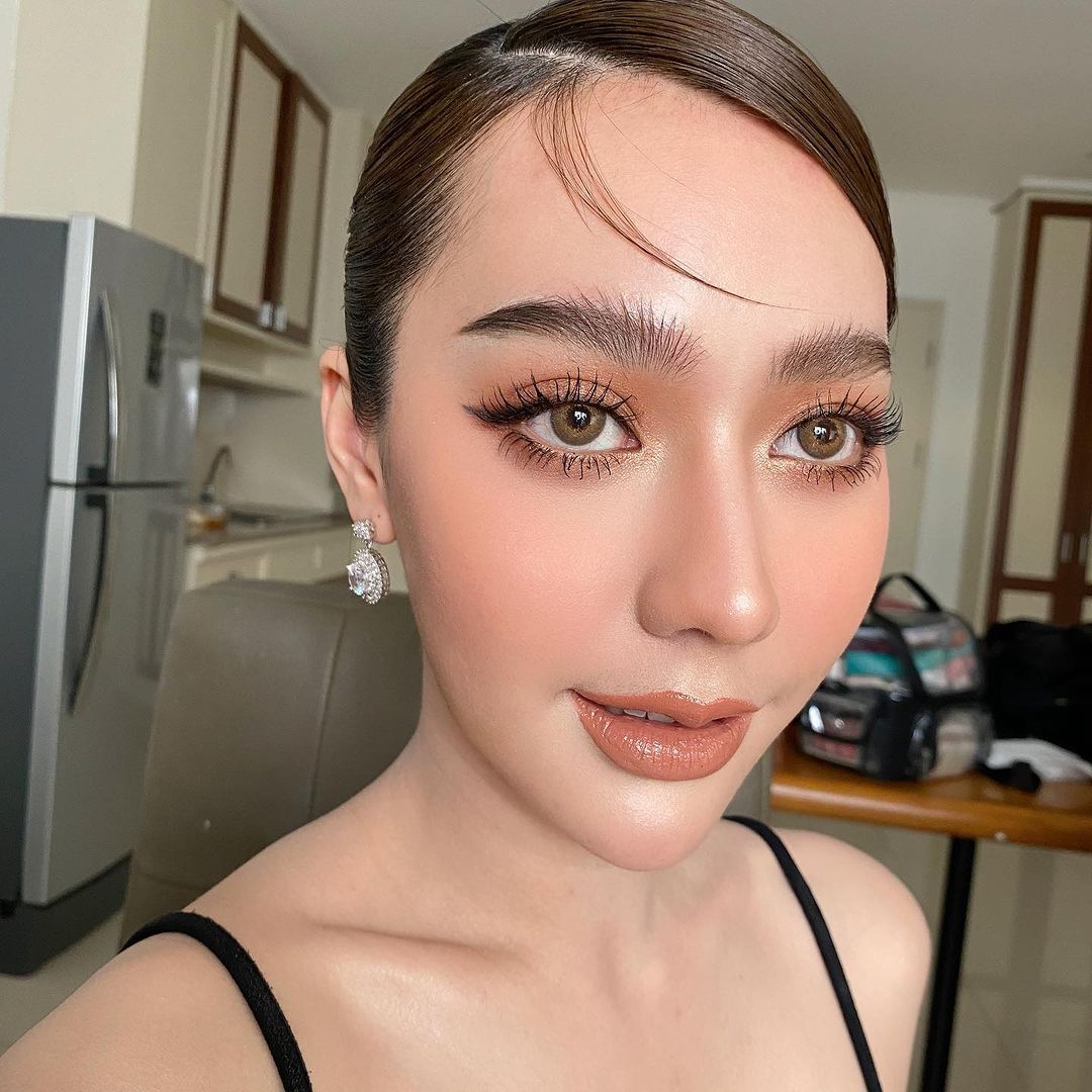 Makeup Thailand | Saubhaya Makeup