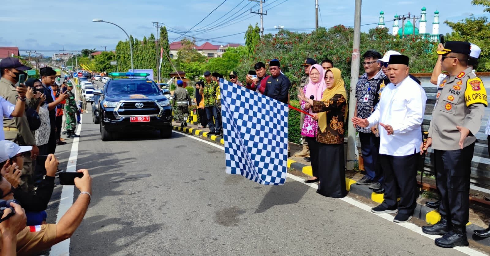 Roda Empat Kini Bisa Melintasi Jembatan Sambaliung di Berau - Sonora.id