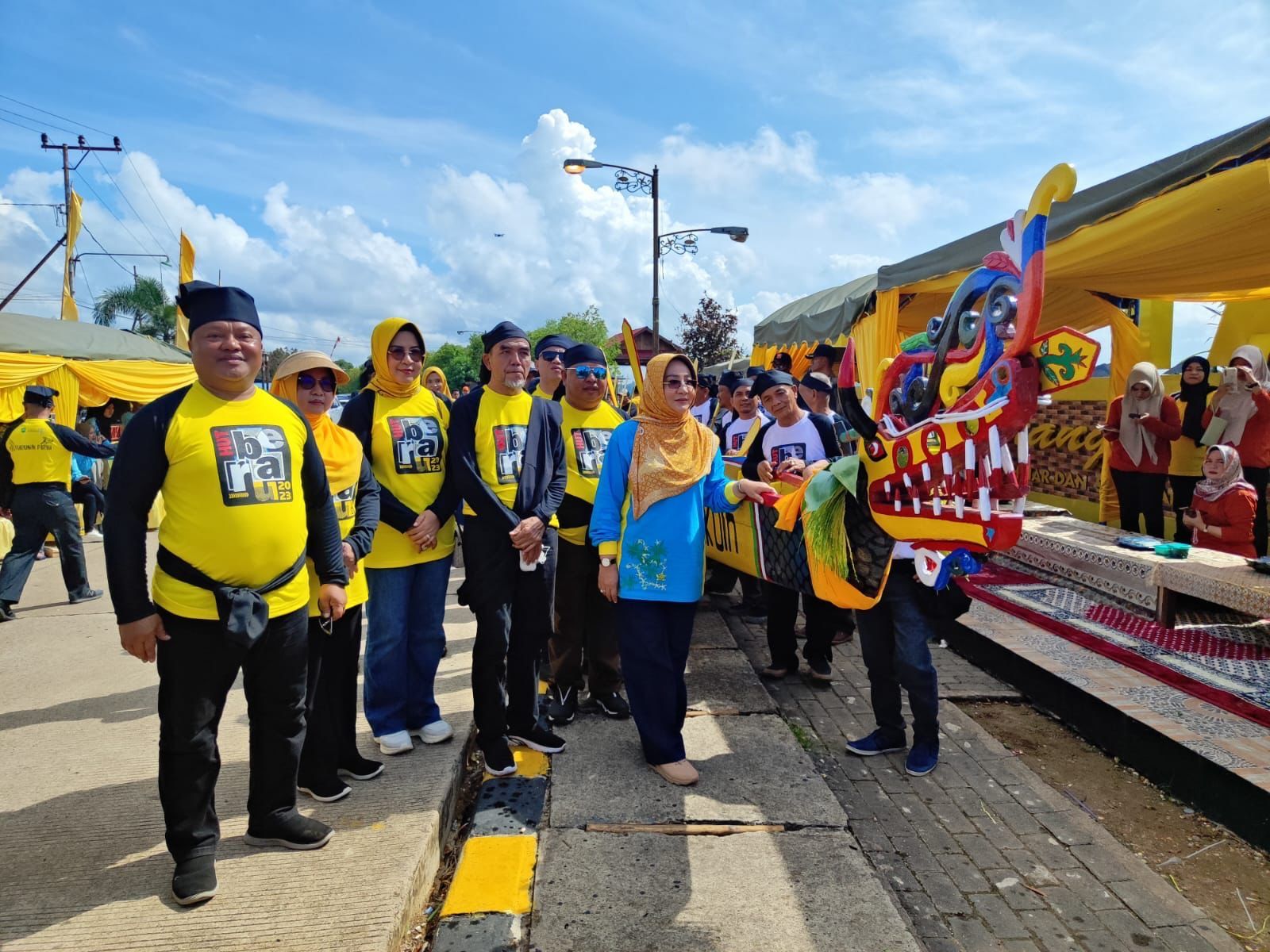 Tradisi Adat Baturunan Parau Merawat Budaya, Eratkan Semangat Gotong ... Tradisi Adat Baturunan Parau Merawat Budaya, Eratkan Semangat Gotong ...