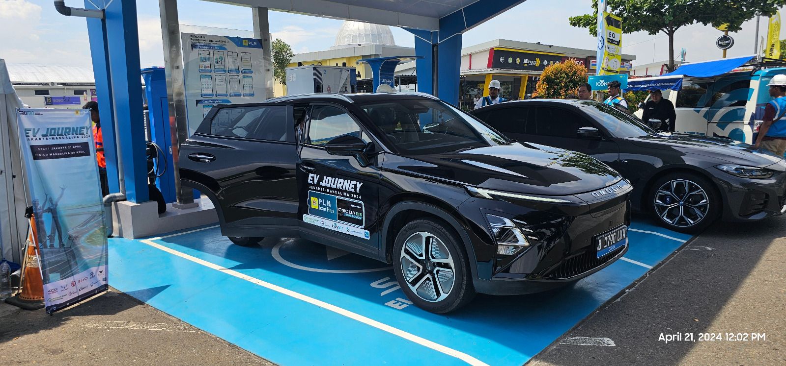 PLN Icon Plus Gelar EV Journey Exprience 'Menapaki Masa Depan Hijau ...