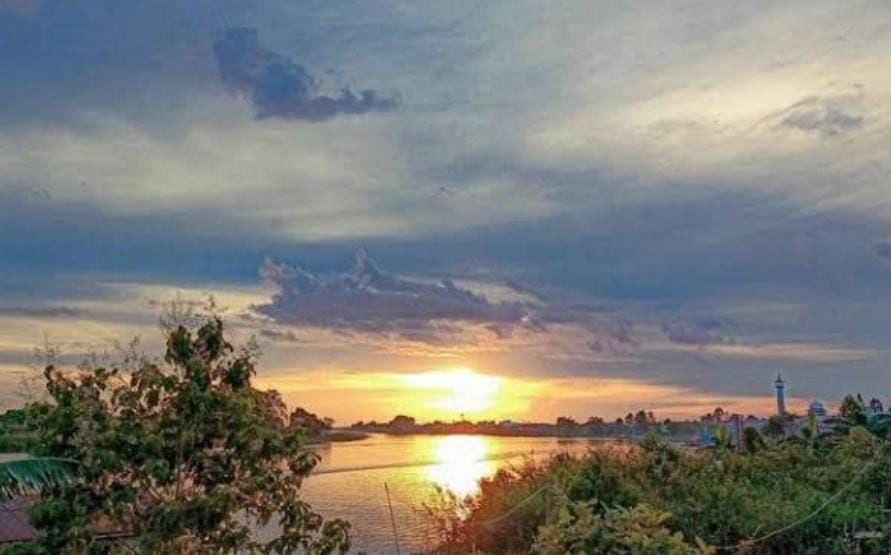 Pesona Danau Semayang Menghipnotis Pengunjung Selama Liburan Idulfitri ...