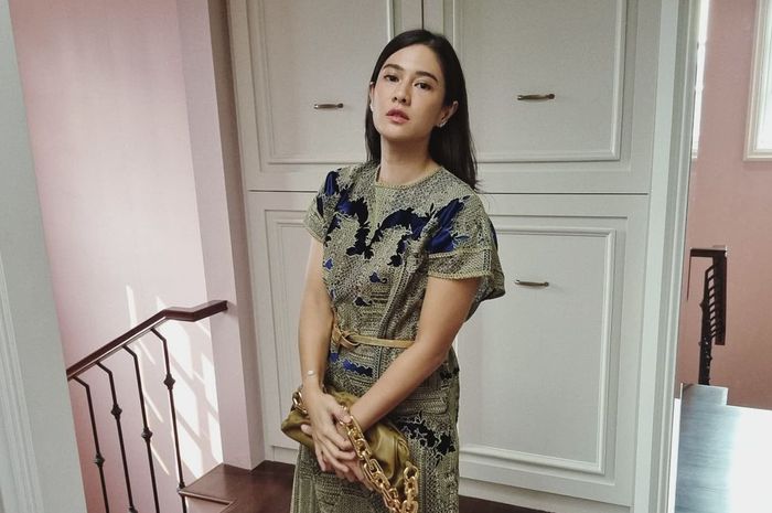 Hidup Makin Makmur Bergelimang Harta setelah Dipersunting Cucu Pendiri ... Hidup Makin Makmur Bergelimang Harta setelah Dipersunting Cucu Pendiri ...