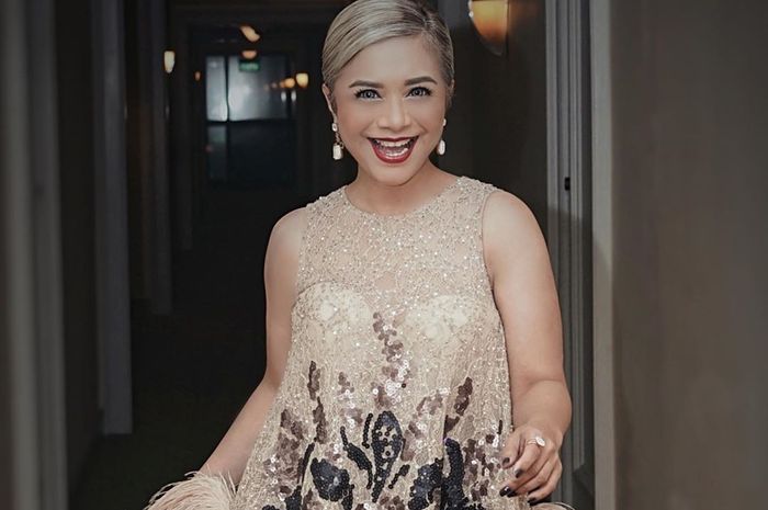 Adegan Kecup Mesra Ruth Sahanaya dan Suami Disiarkan Langsung di TV ...