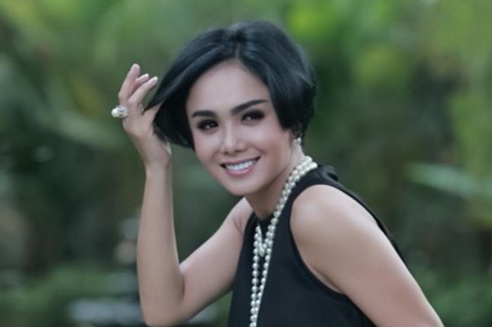 Jarang Terekspos, Inilah Sosok Ayah Kandung dan Adik Tiri Yuni Shara - Nova Jarang Terekspos, Inilah Sosok Ayah Kandung dan Adik Tiri Yuni Shara - Nova